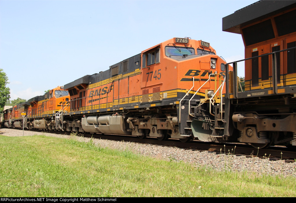 BNSF 7745